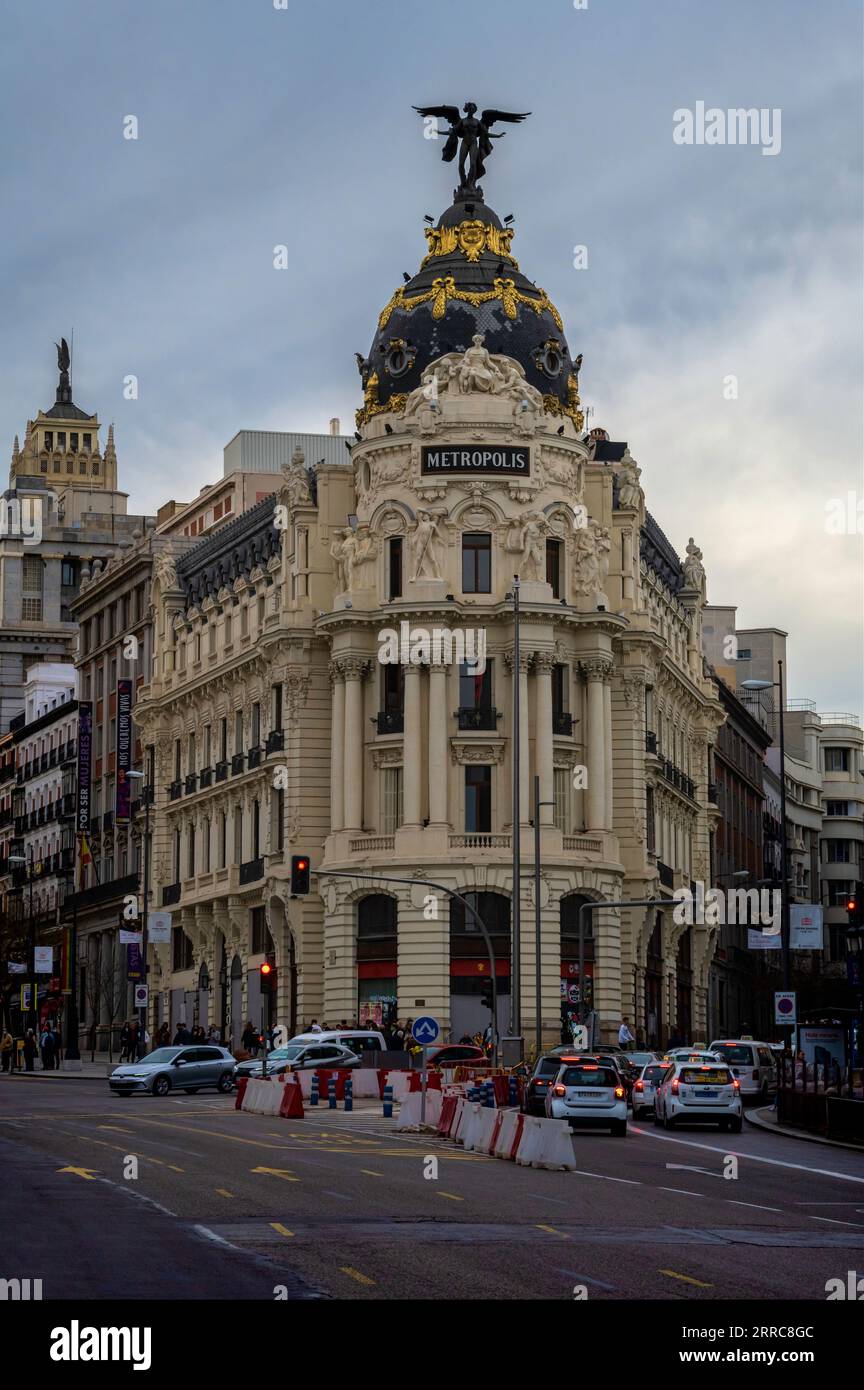 Edificio metropolis building hi-res stock photography and images - Alamy