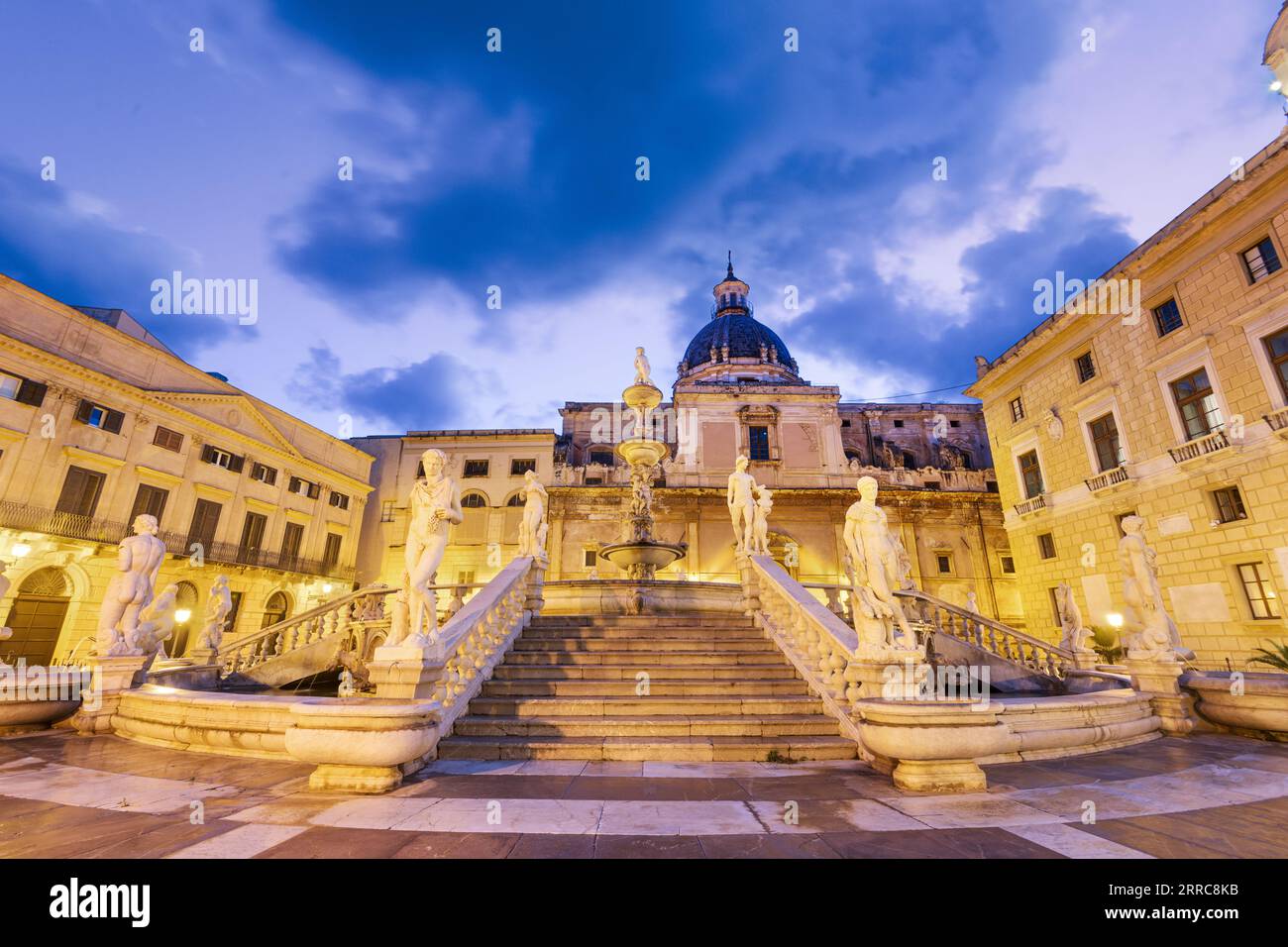 Palermo sicily historic city center hi-res stock photography and images ...