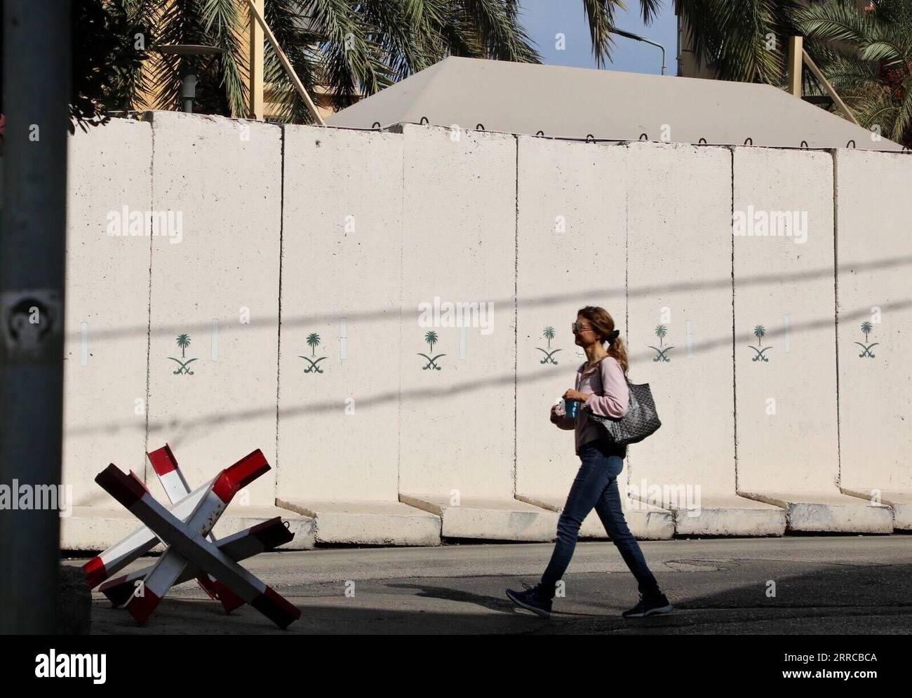 Saudi arabian embassy hi-res stock photography and images - Alamy