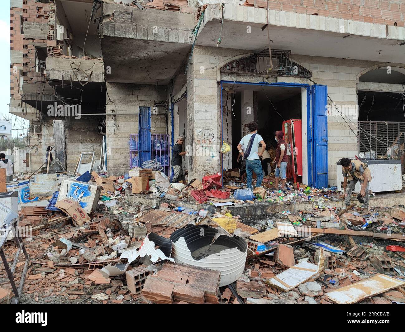Yemen aden airport explosion hi-res stock photography and images - Alamy