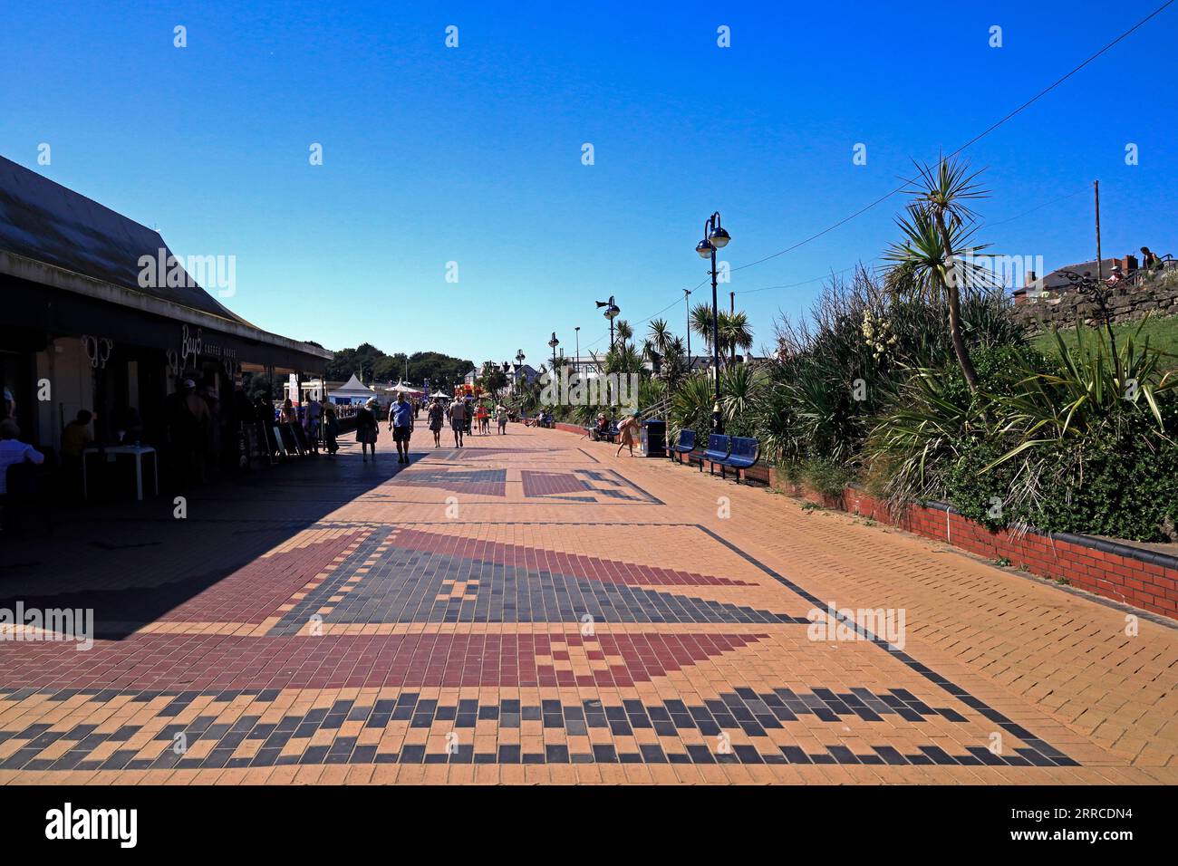 The promenade, esplanade at Whitmore Bay, Barry Island Sept 2023 Stock ...