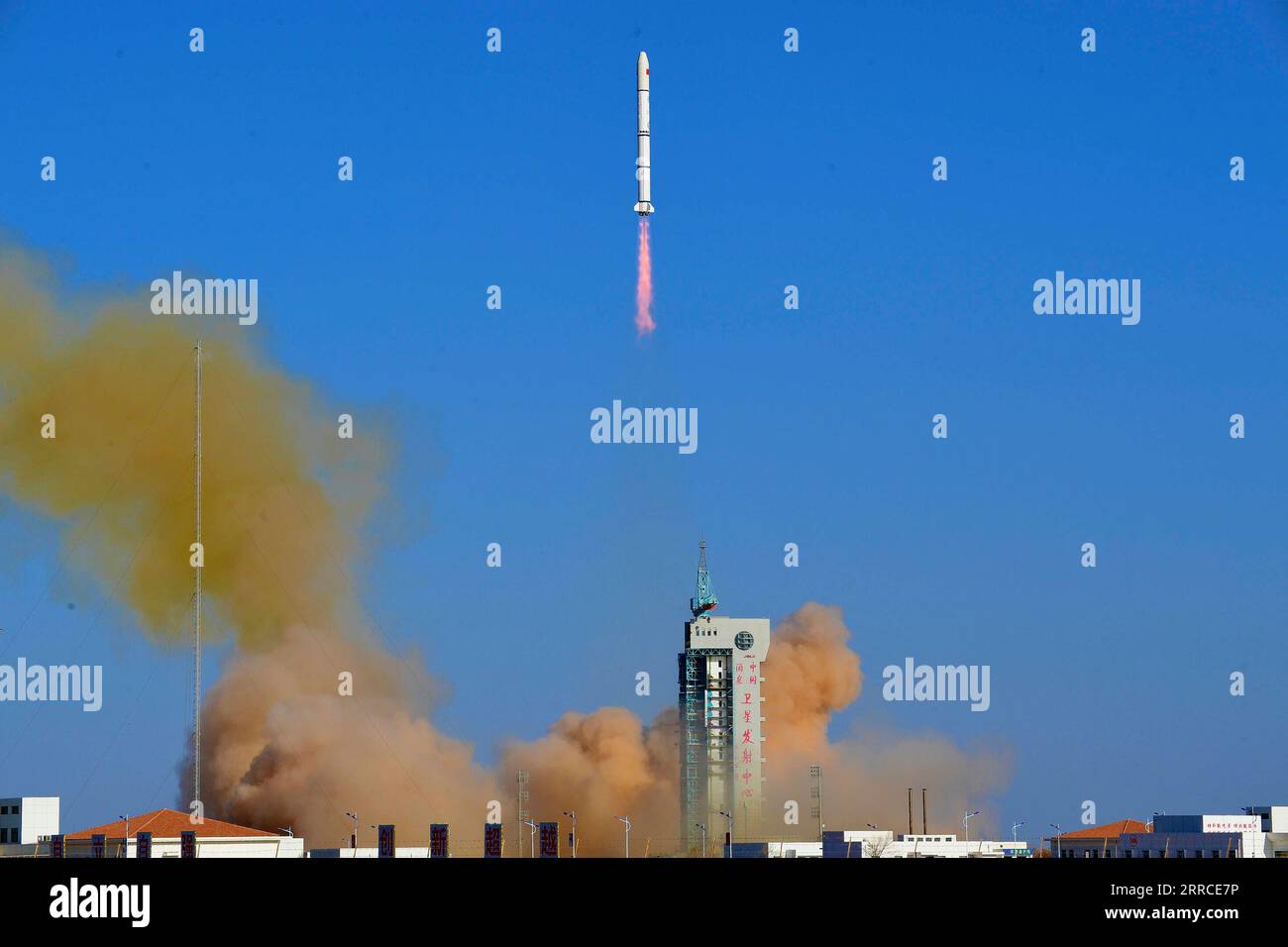 211103 -- JIUQUAN, Nov. 3, 2021 -- A group of remote-sensing satellites ...