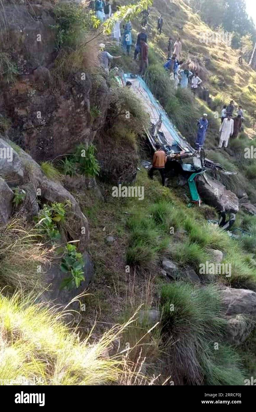 Kashmir kotli van acident hi-res stock photography and images - Alamy