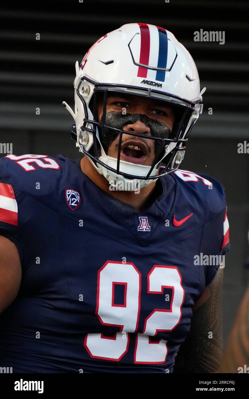 Arizona defensive lineman Tyler Manoa (92) in the first half during an ...