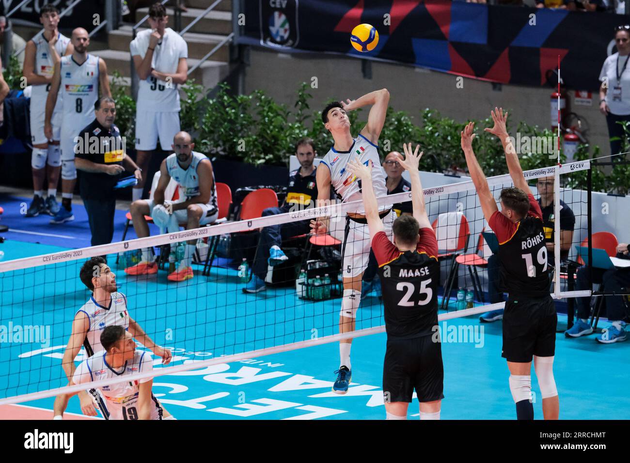 Alessandro Michieletto of Italy (L), Lukas Maase (C) and Erik Röhrs of ...