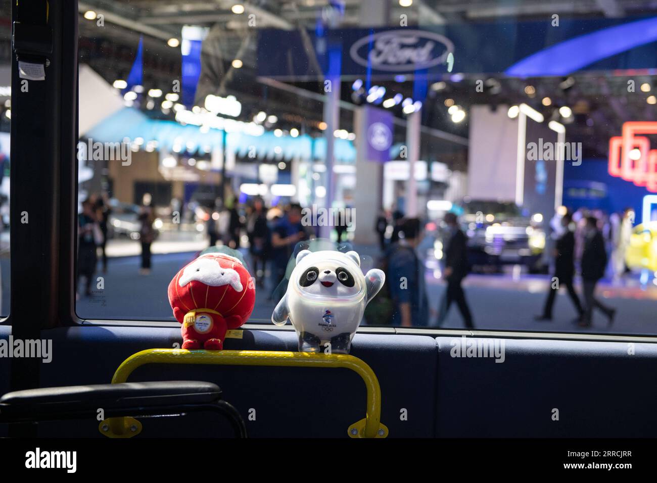 211108 -- SHANGHAI, Nov. 8, 2021 -- Photo taken on Nov. 7, 2021 shows ...