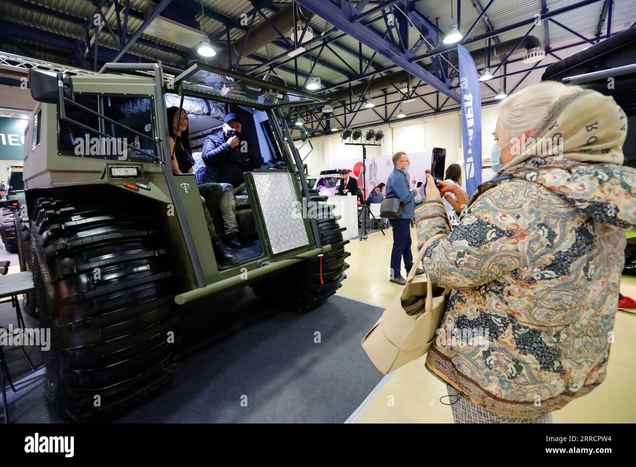Rusia moscow vehicle hi-res stock photography and images - Alamy