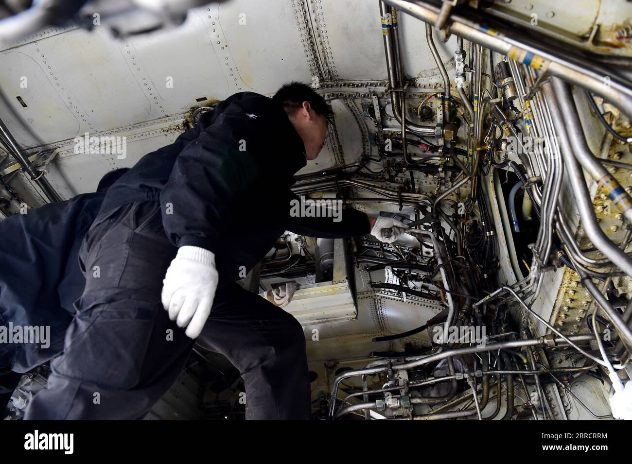 Aircraft dismantling hi-res stock photography and images - Alamy