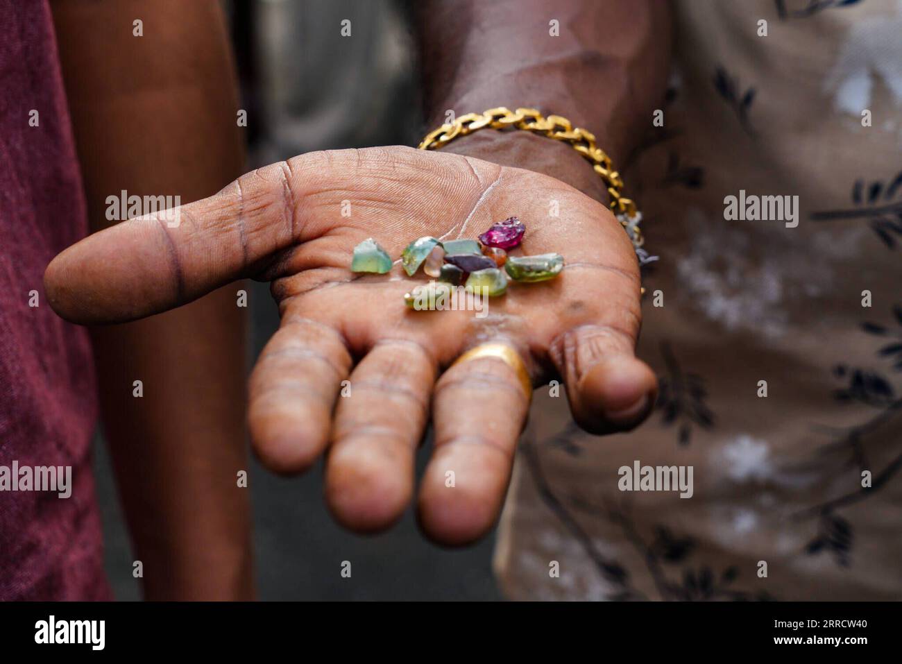 Sri lankan gems ratnapura hi-res stock photography and images - Alamy