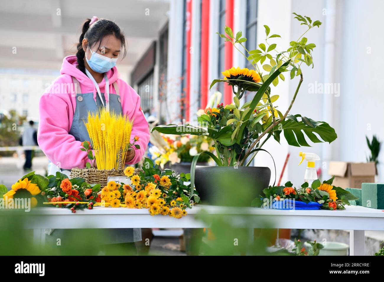 Flower arrangement competition hi-res stock photography and images - Alamy