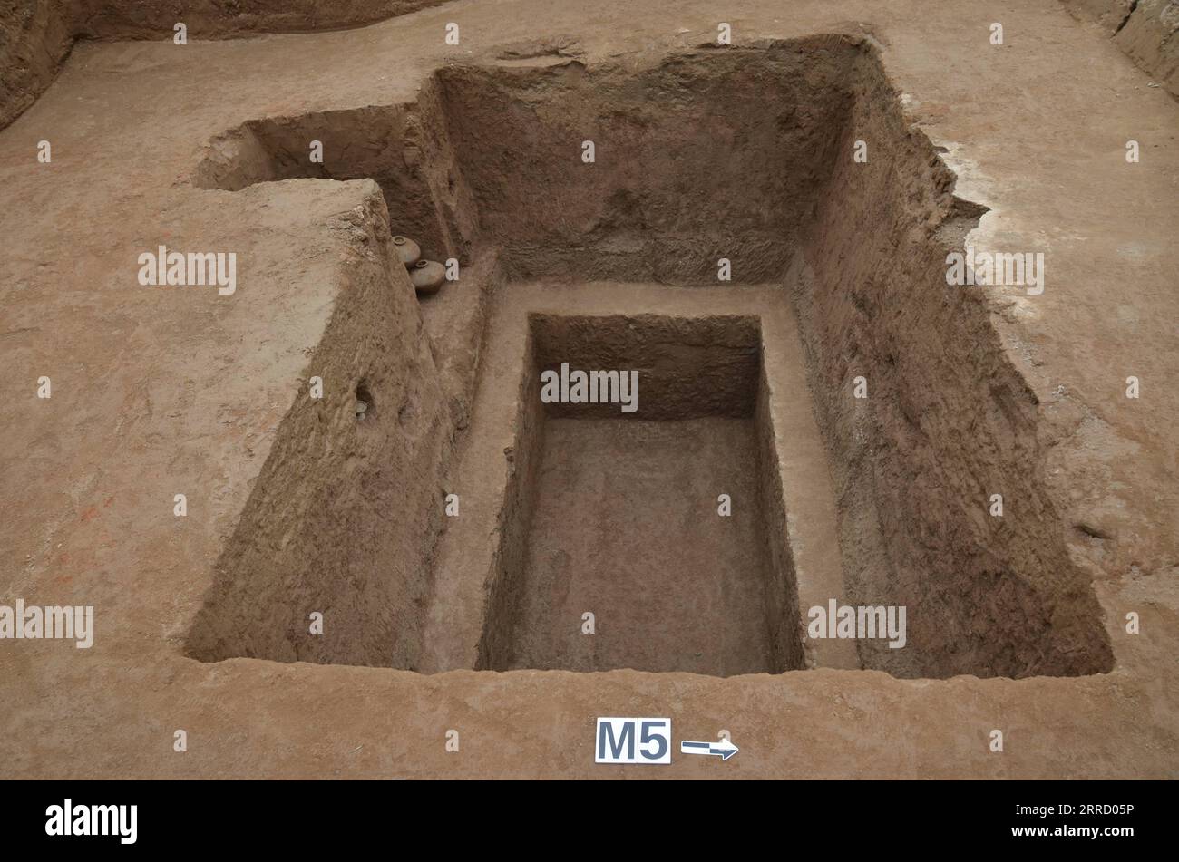 Western qin tombs hi-res stock photography and images - Alamy