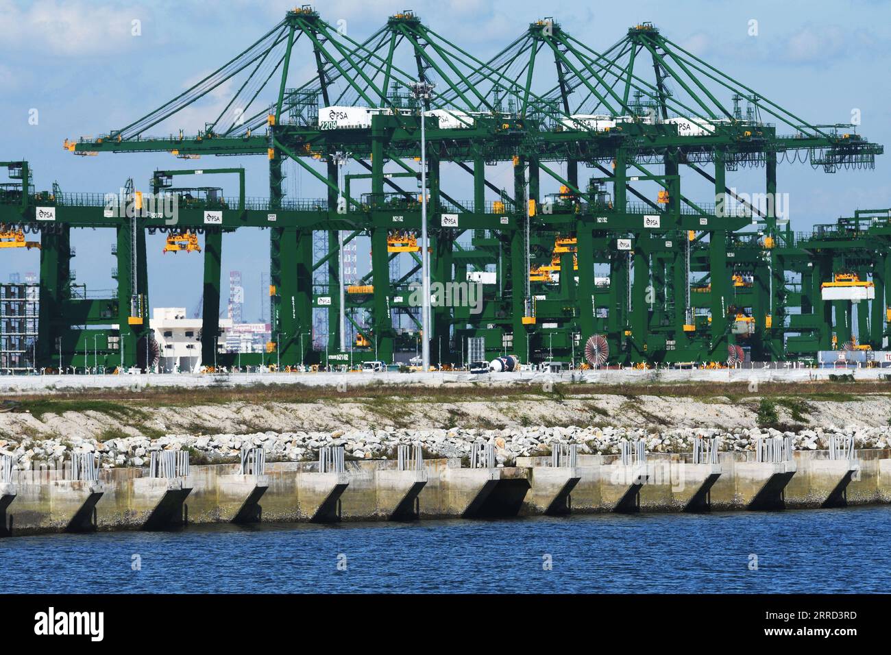 Singapore land reclamation hi-res stock photography and images - Alamy