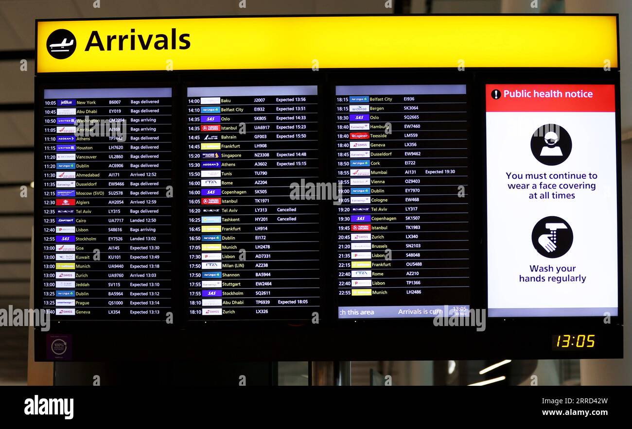 Arriving flights africa hi-res stock photography and images - Alamy