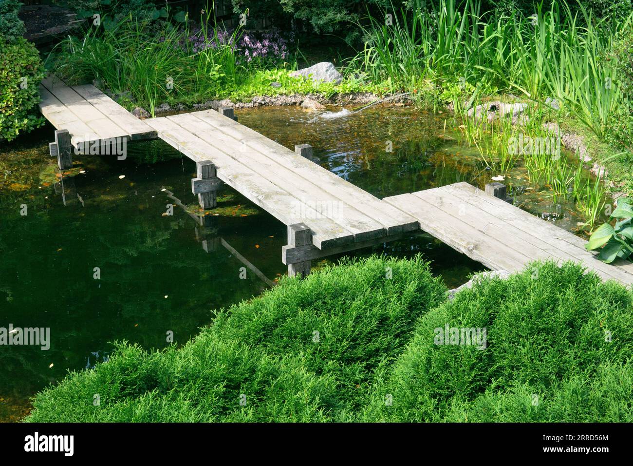 Japanese garden plank bridge hi-res stock photography and images - Alamy