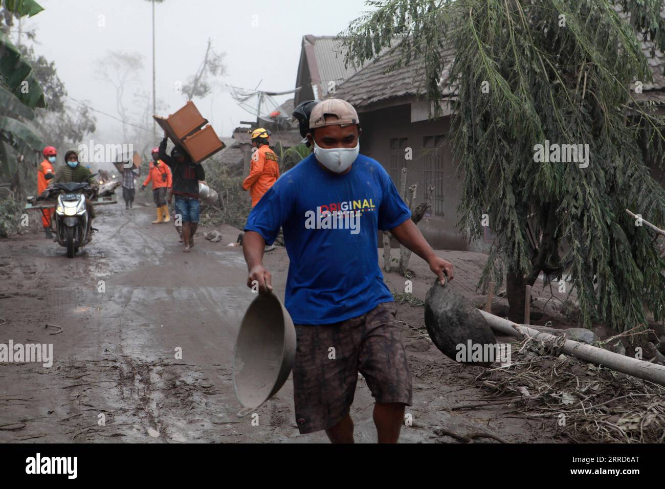 Semeru eruption aftermath hi-res stock photography and images - Alamy