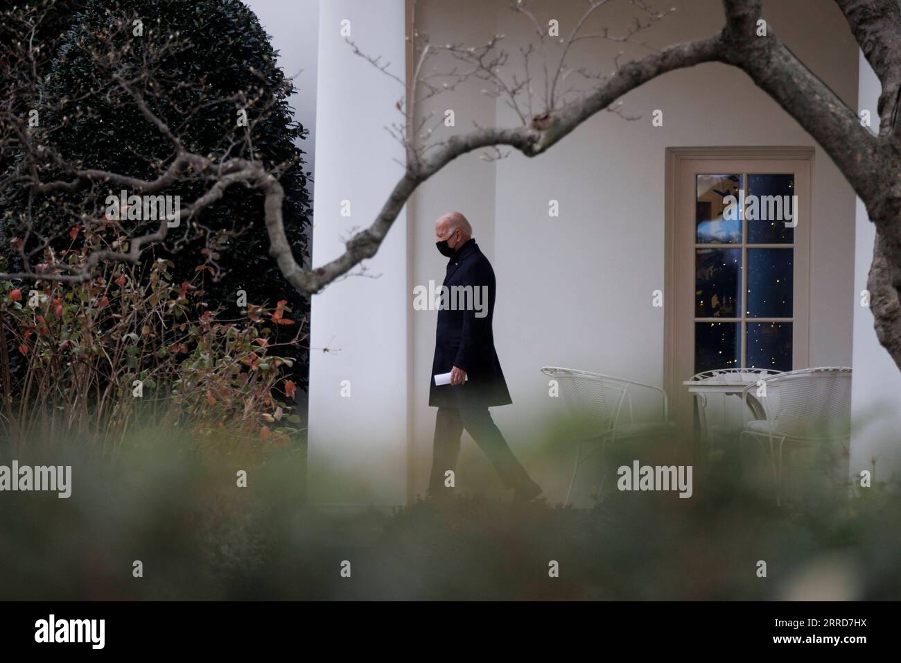 Zero carbon 2050 house hi-res stock photography and images - Alamy