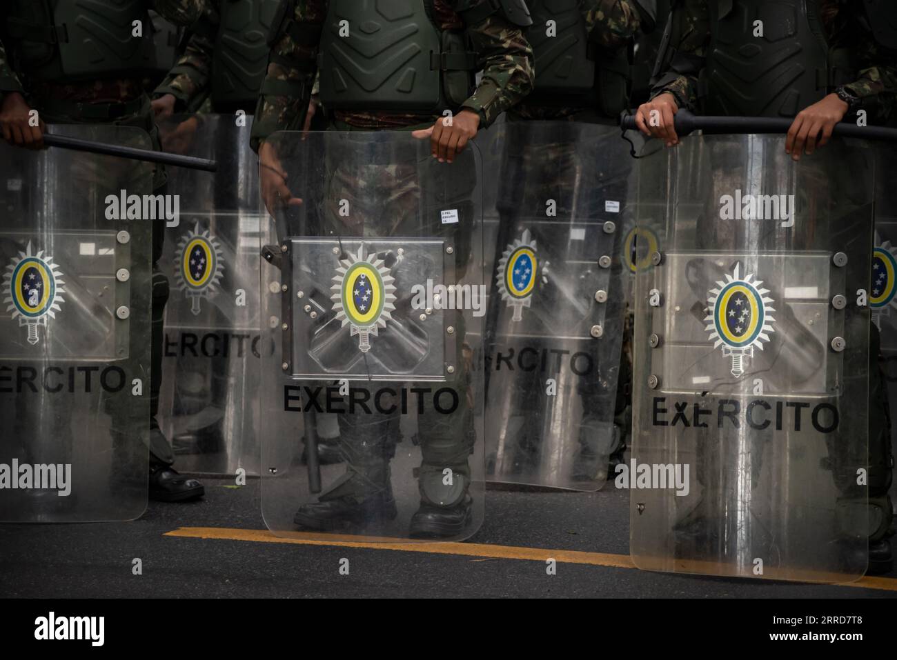 Army soldiers military dog hi-res stock photography and images - Alamy