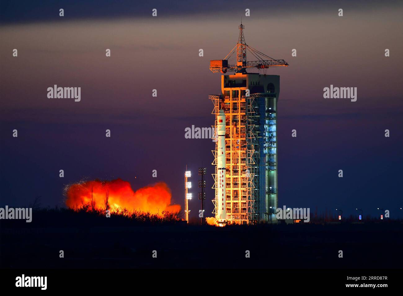 China jiuquan satelites launch hi-res stock photography and images - Alamy