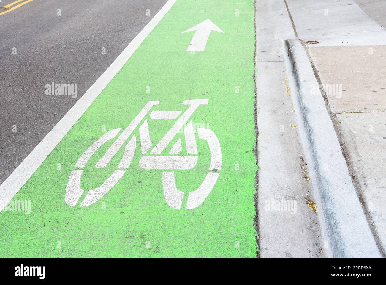 Chicago downtown cycle path hi-res stock photography and images - Alamy