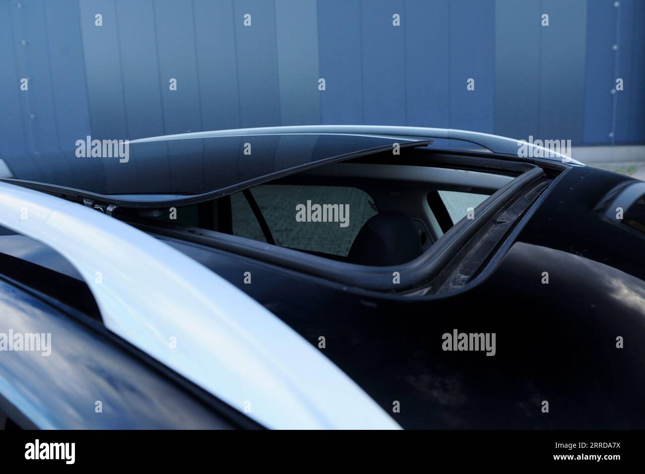 car, interior, security, open, travel, passengers, empty, luggage ...