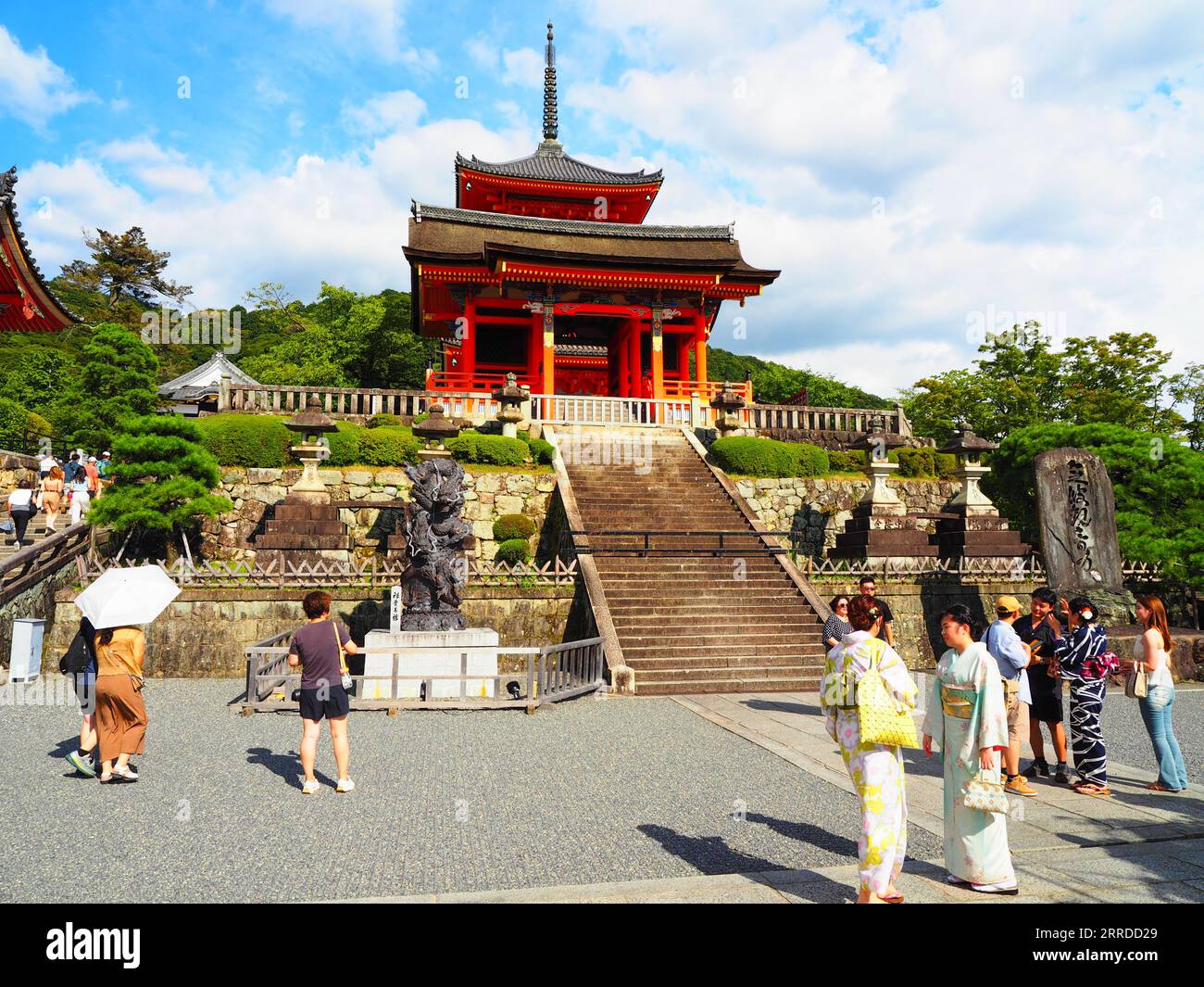 Shrines and temples hi-res stock photography and images - Alamy