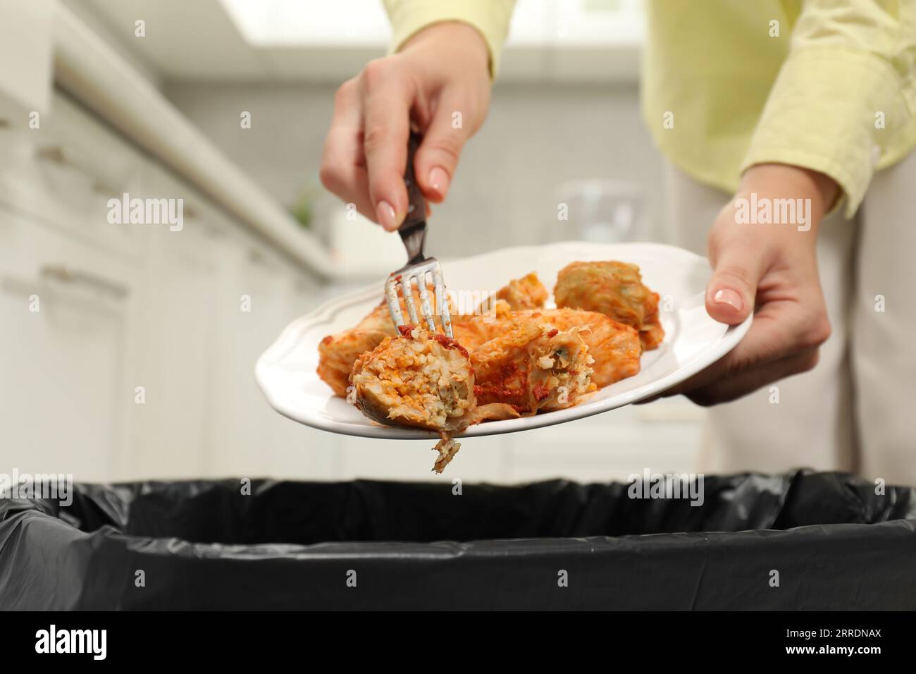 Throw food garbage cabbage hi-res stock photography and images - Alamy