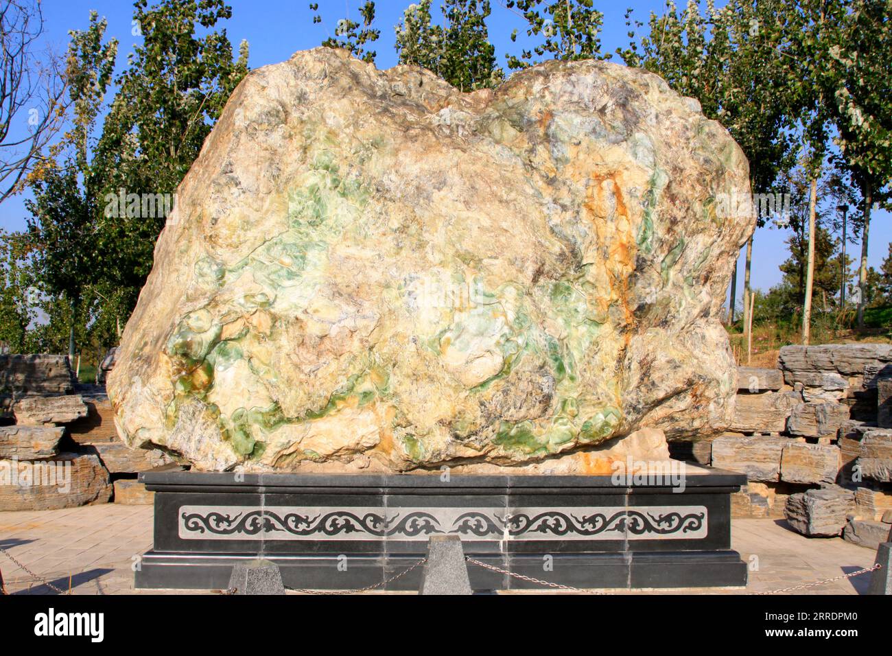 Raw jade rock hi-res stock photography and images - Alamy