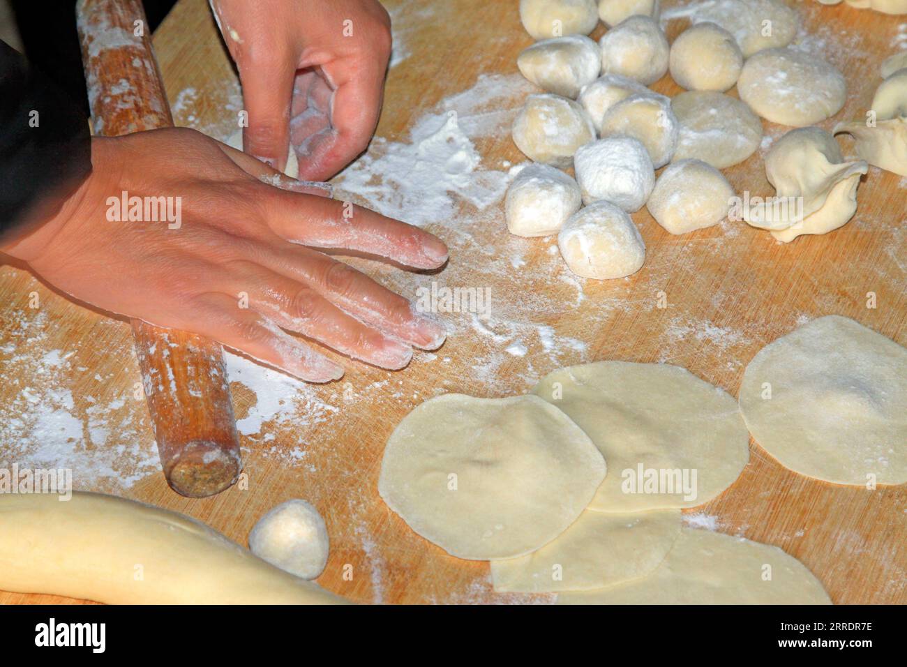 Dumpling production hi-res stock photography and images - Alamy