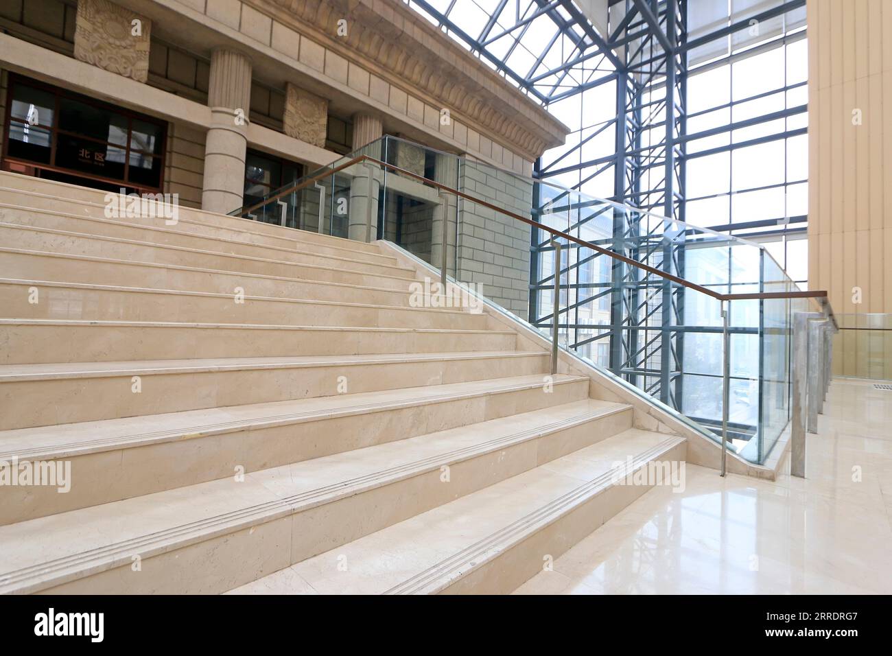 Column board hi-res stock photography and images - Alamy