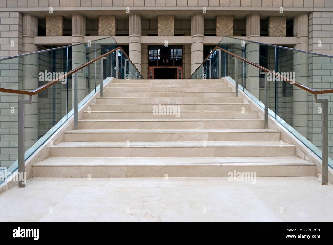 Column board hi-res stock photography and images - Alamy