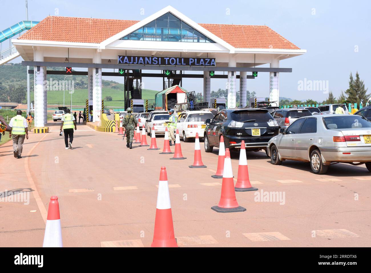 Kampala entebbe expressway hi-res stock photography and images - Alamy