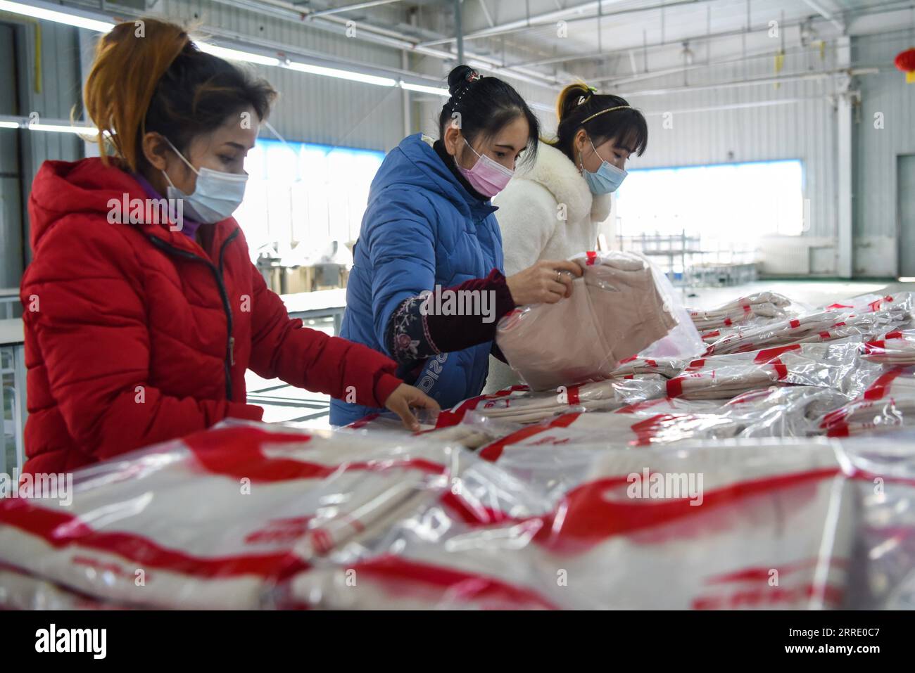 Chinese us labour hi-res stock photography and images - Alamy
