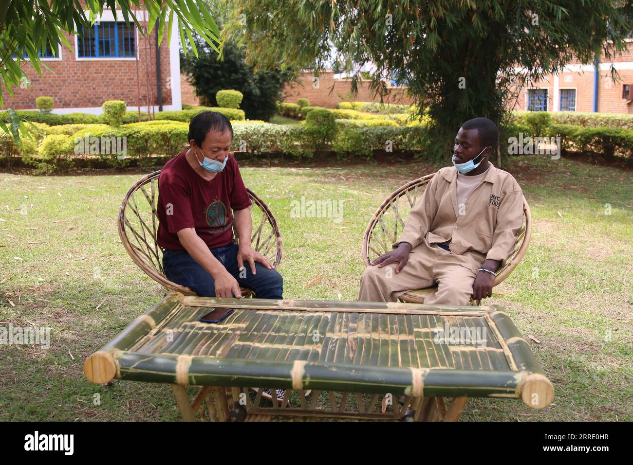 Bamboo weaving in rwanda hi-res stock photography and images - Alamy