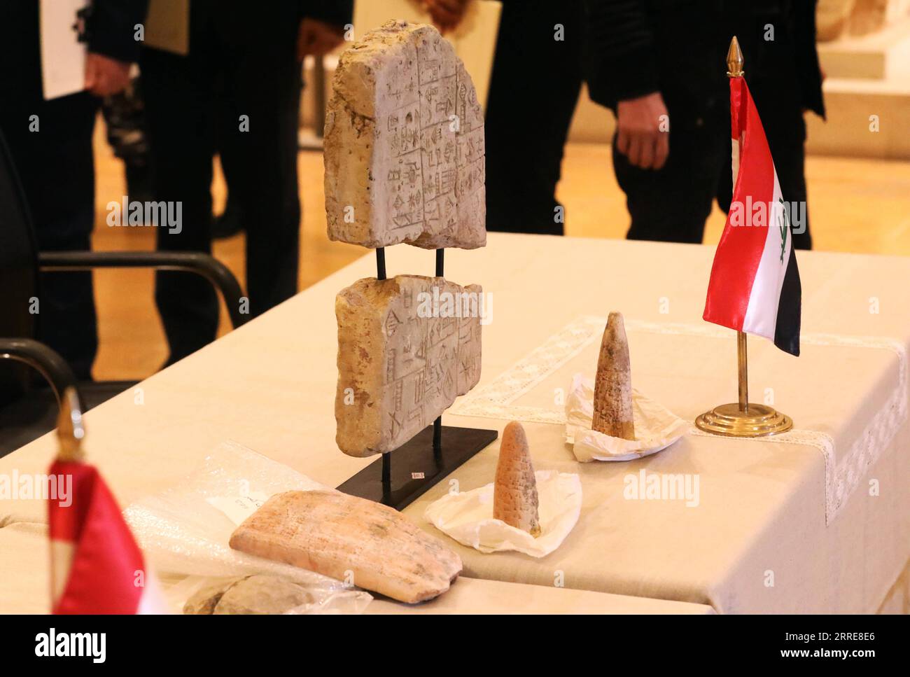 220207 -- BEIRUT, Feb. 7, 2022 -- Ancient artifacts are handed over to ...