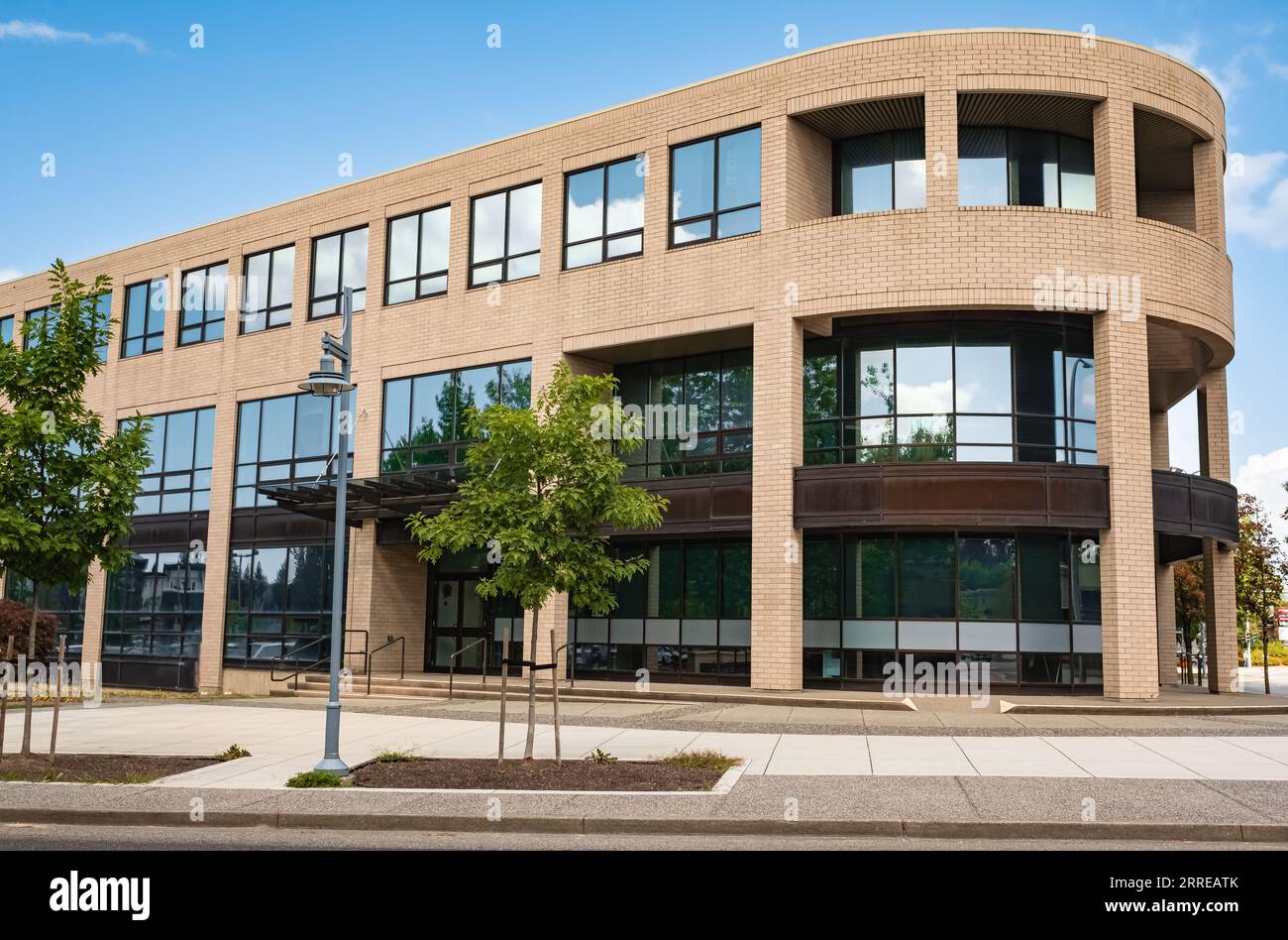 Modern suburban low rise office building. Architectural Exterior of ...