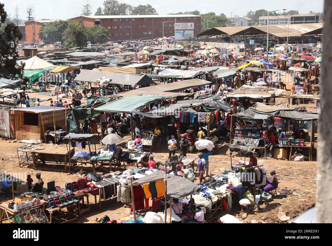Harare streets hi-res stock photography and images - Alamy
