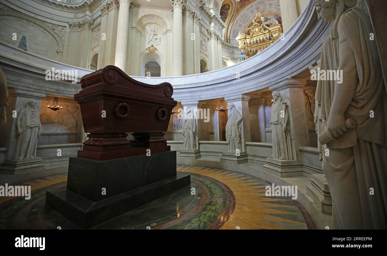 Napoleon sarcophagus - Dome des Invalides, Paris Stock Photo - Alamy