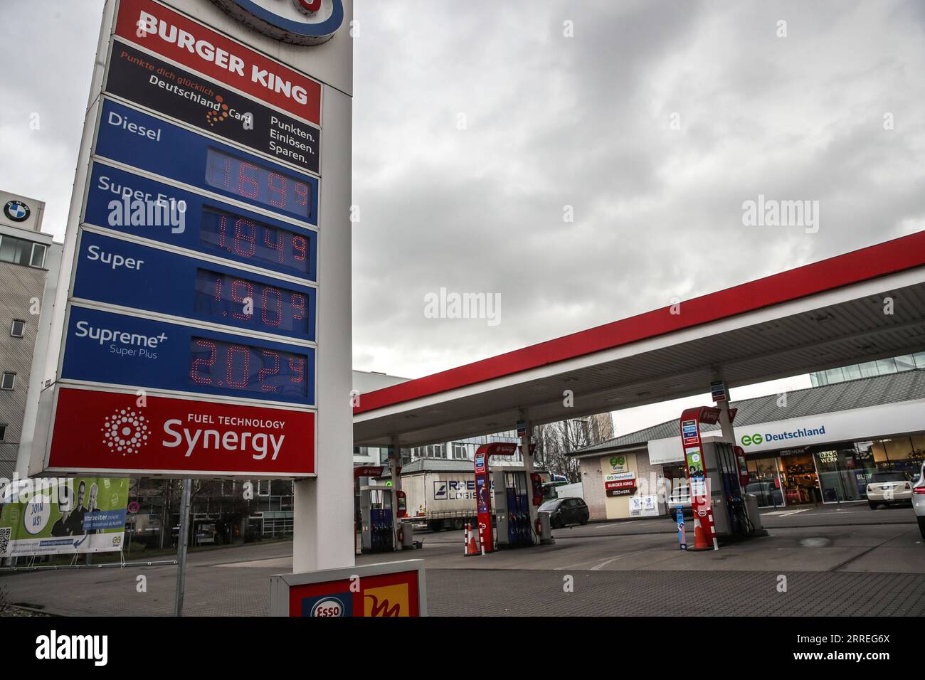 Ukrainian gas station hi-res stock photography and images - Alamy
