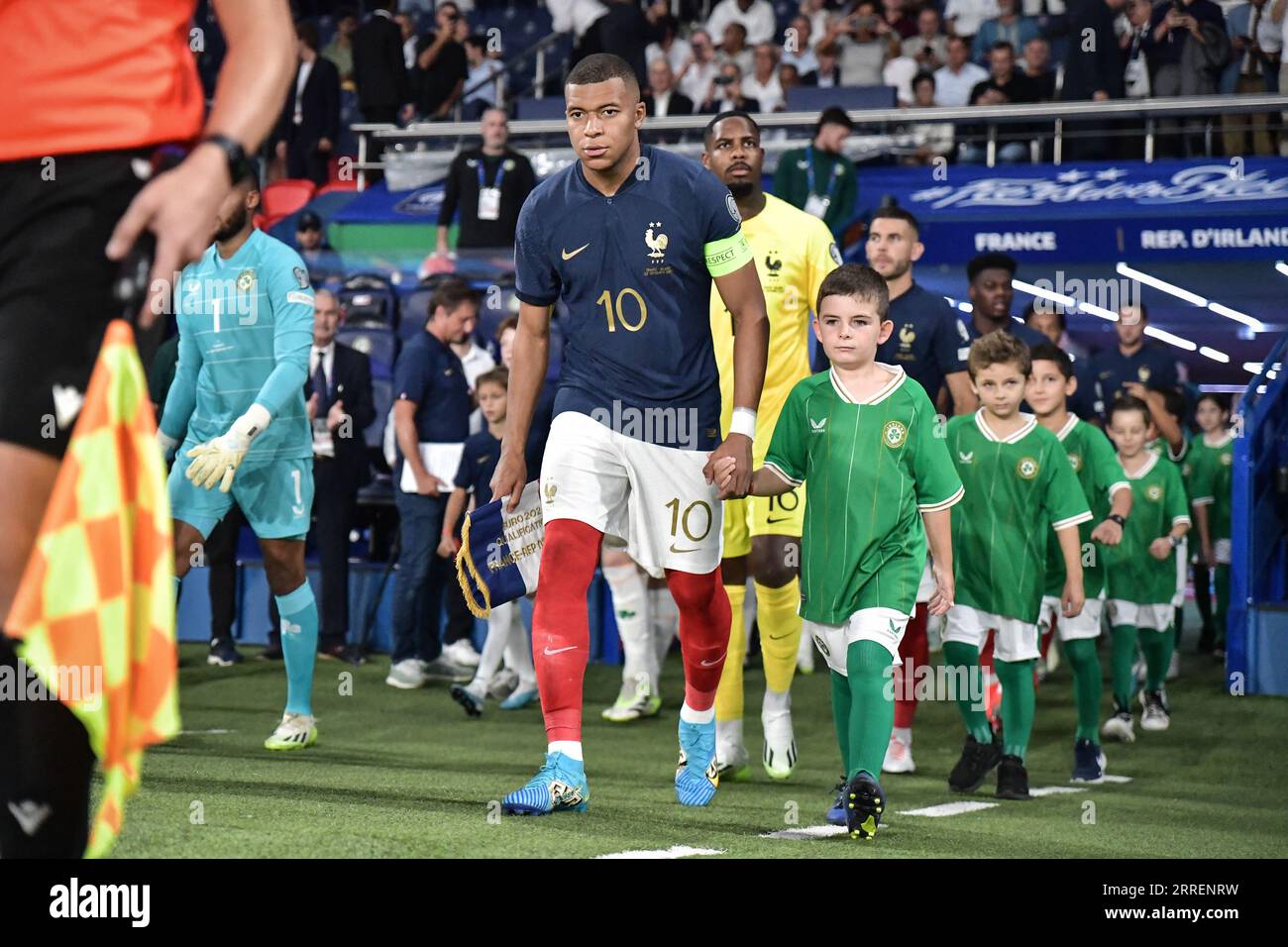 Paris, France. 07th Sep, 2023. France national football team enters the ...