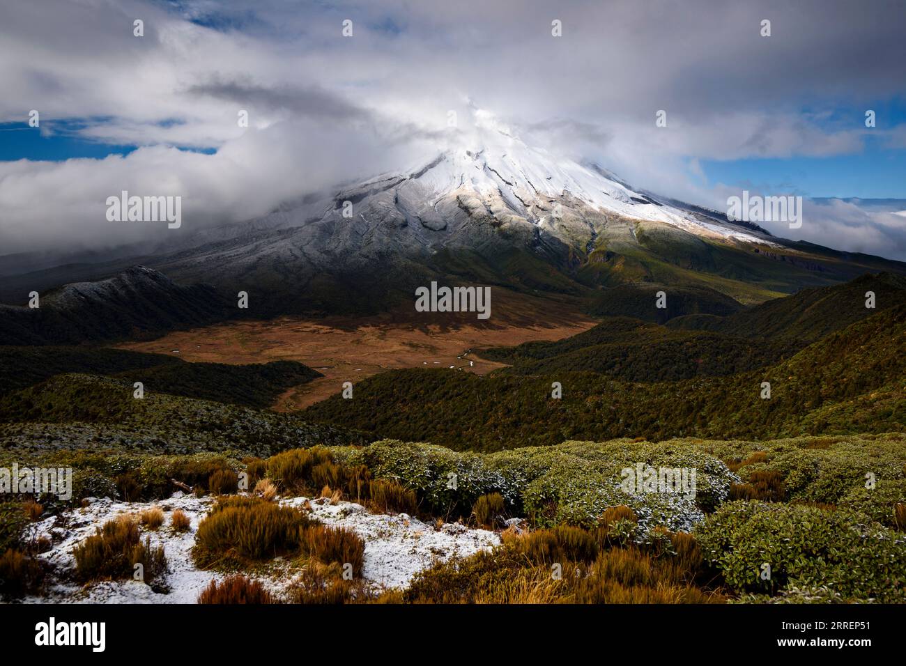 Mt taranaki mt sunrise taranaki hi-res stock photography and images - Alamy