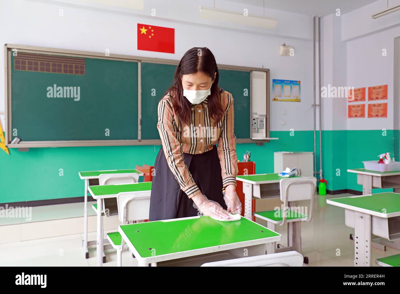 China school classroom desks hi-res stock photography and images - Alamy