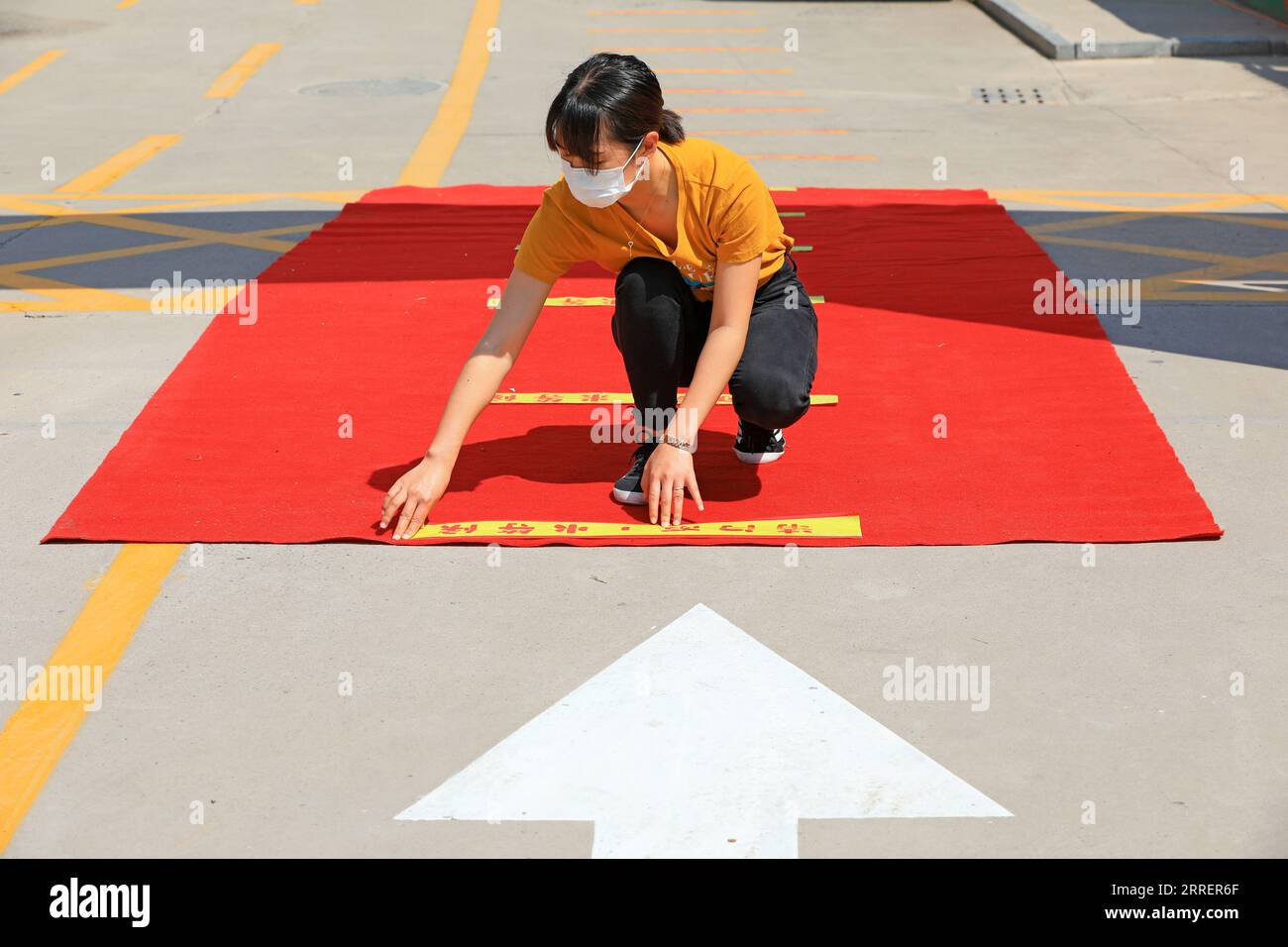 One meter hi-res stock photography and images - Alamy