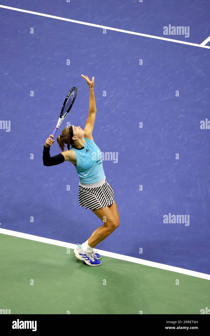 New York, United States. 07th Sep, 2023. Karolina Muchova serving to ...