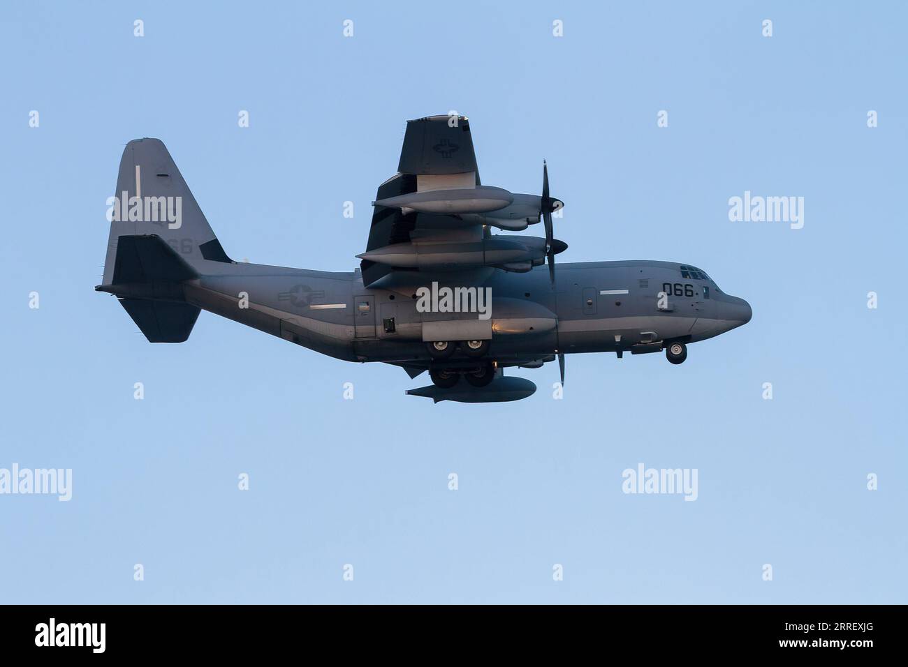 Kc130j super hercules hi-res stock photography and images - Alamy