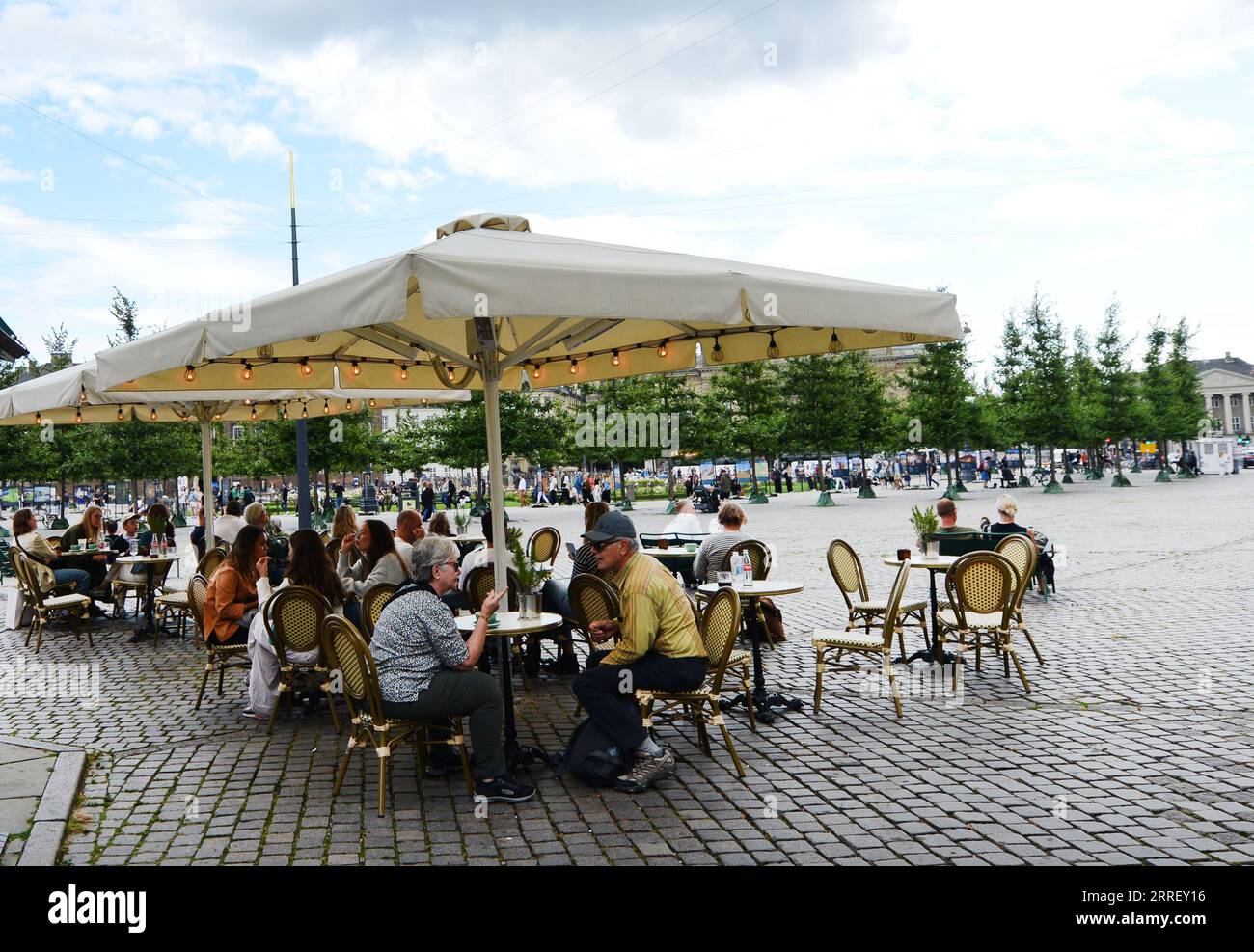 The old baroque kiosk from 1913 transformed in coffee bar / restaurant ...