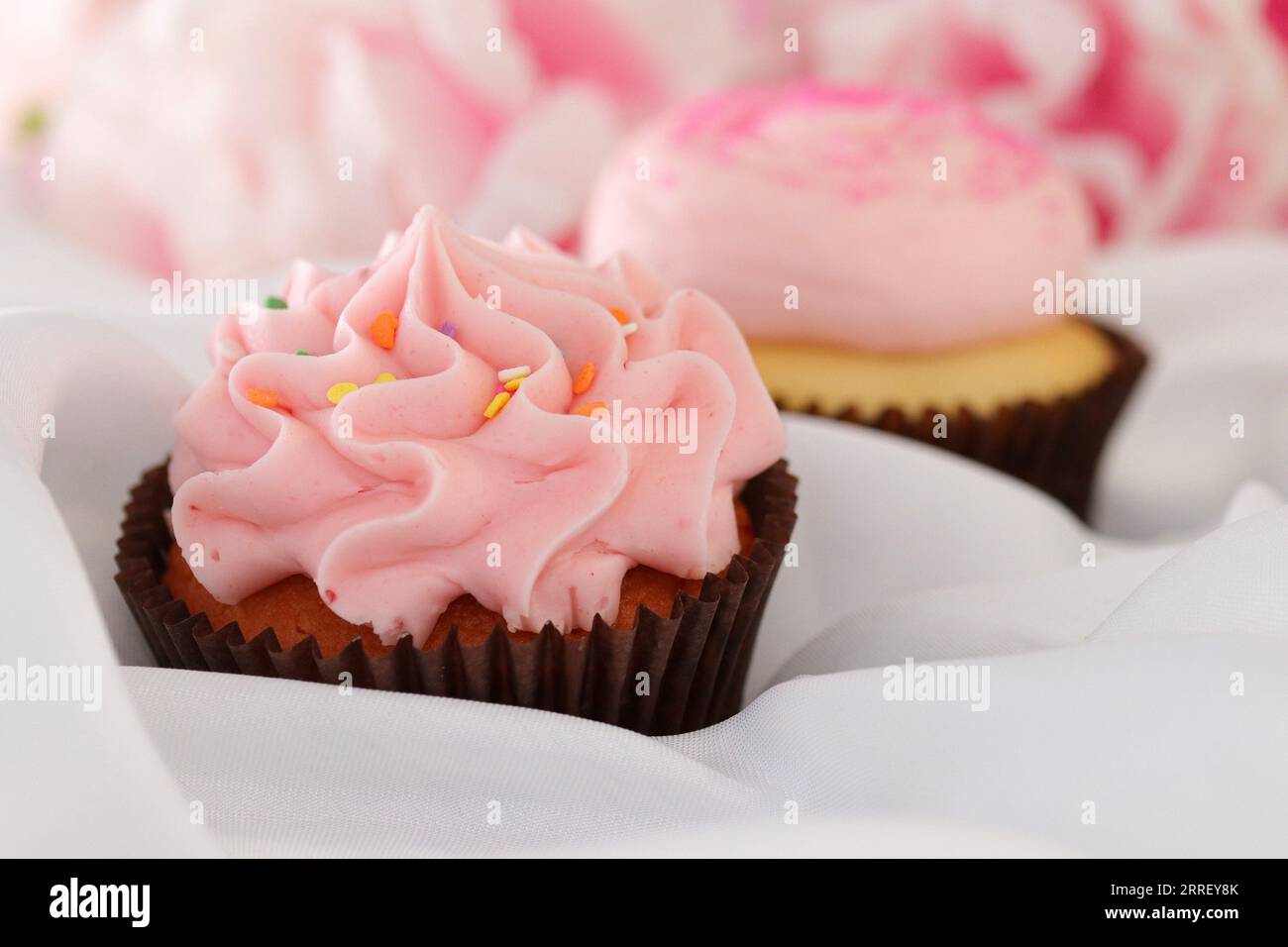 Close up cupcakes frosting sprinkles hi-res stock photography and ...
