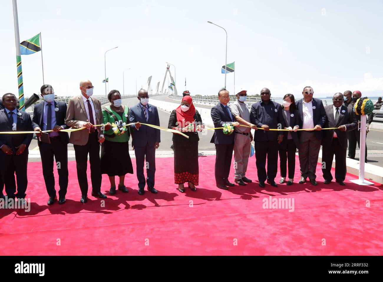 Tanzanite bridge tanzania hi-res stock photography and images - Alamy