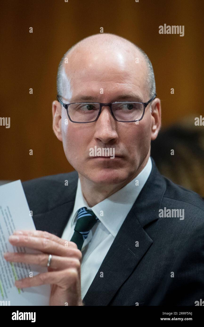 Deputy energy secretary david turk hi-res stock photography and images ...