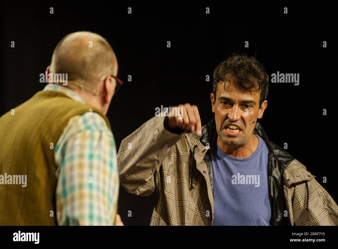 Escalar un gegant, theatrical performance, performed by Xavi Núñez and ...