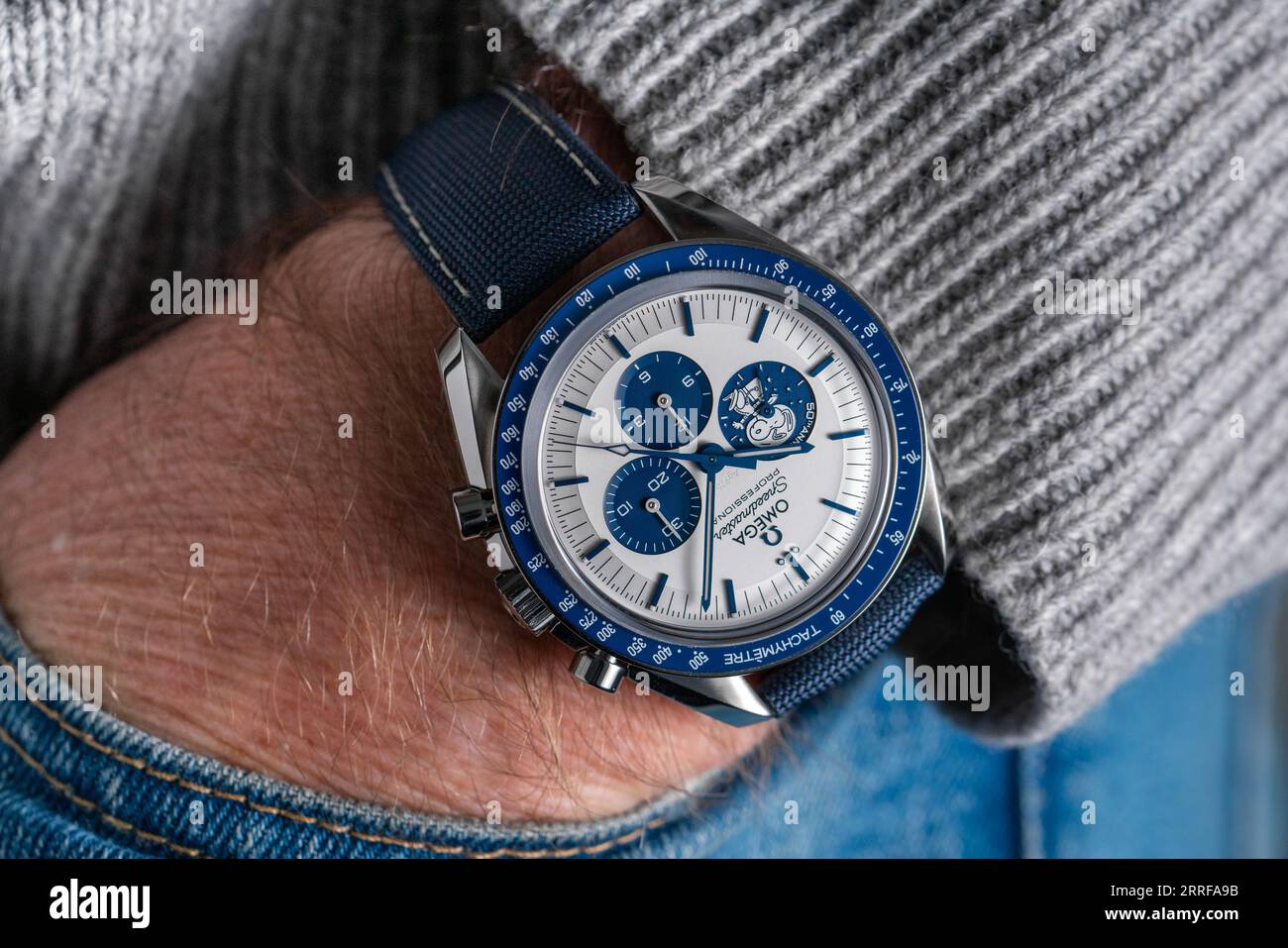 Omega snoopy watch hi-res stock photography and images - Alamy